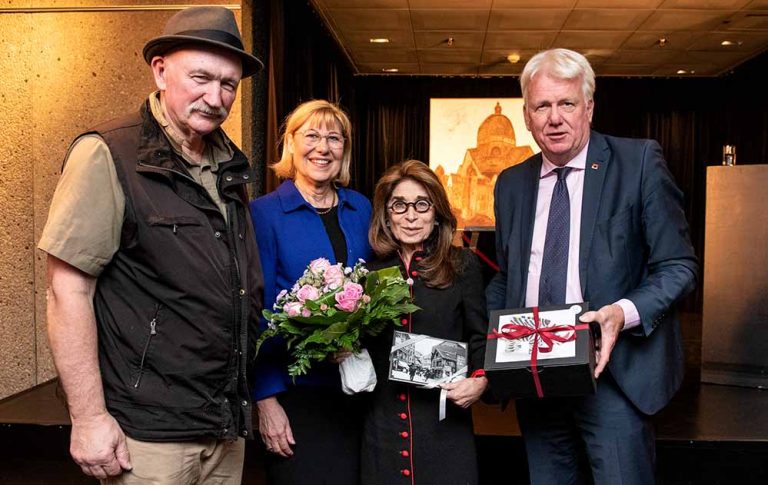 Öl-Gemälde aus der Reihe „Painting to remember – Zerstörung deutscher ...