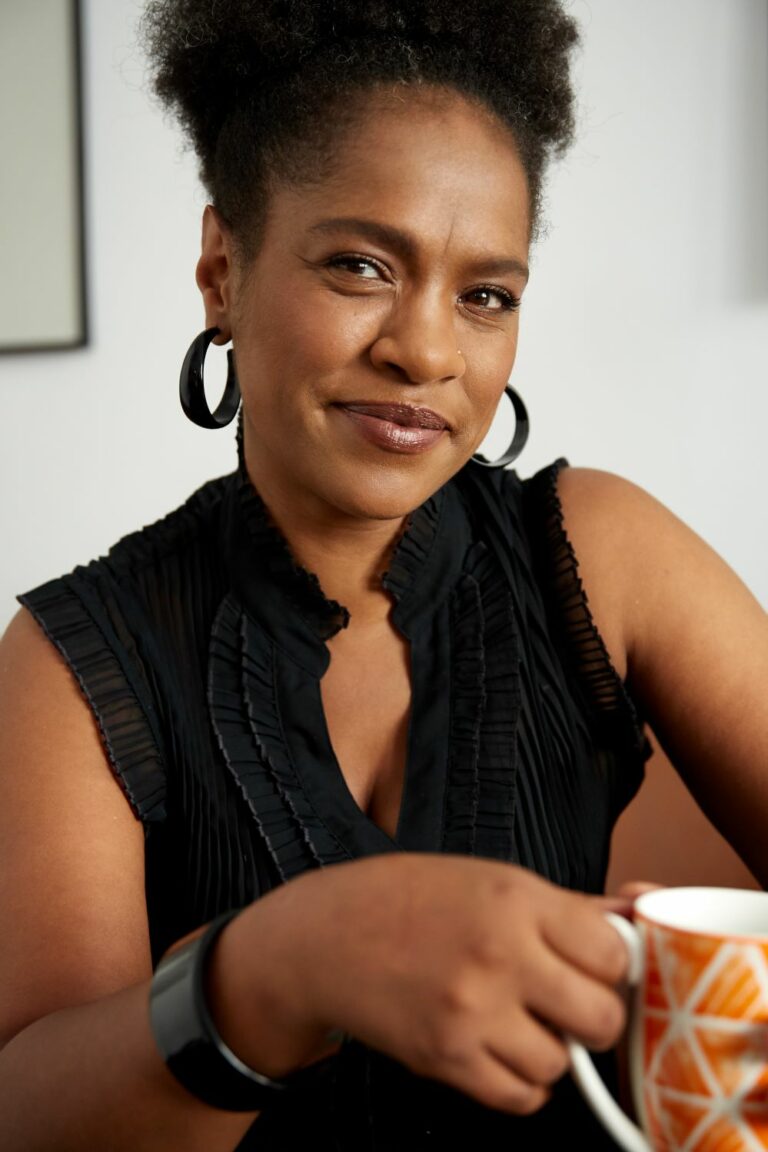 Rassismus-Crashkurs mit Dr. Natasha A. Kelly zwischen „Black Lives Matter“ und Rassentheorien ...