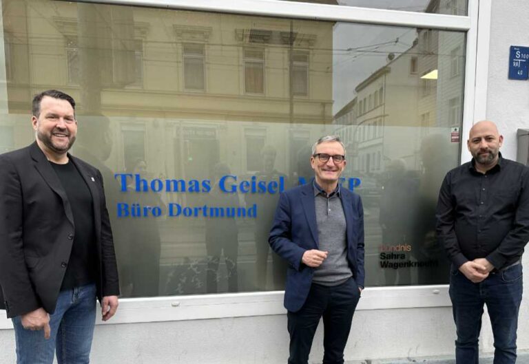 Der BSW-Abgeordnete Thomas Geisel hat sein neues Wahlkreisbüro in Dortmund eröffnet ...